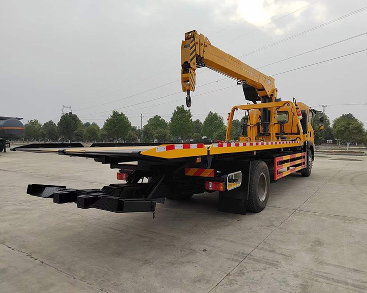 China High Quality 8 Ton Flatbed Wrecker With Crane Manufacturers ...