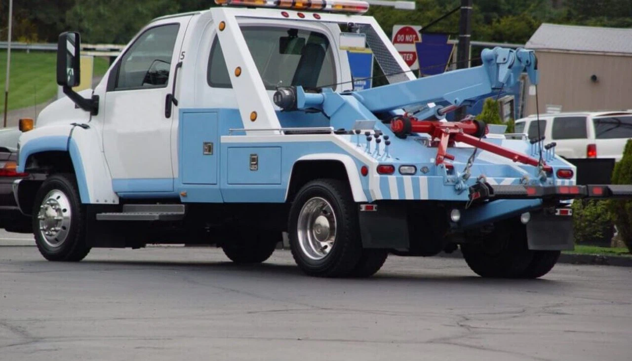 Recovery Trucks: Essential Equipment for Towing and Vehicle Rescue ...