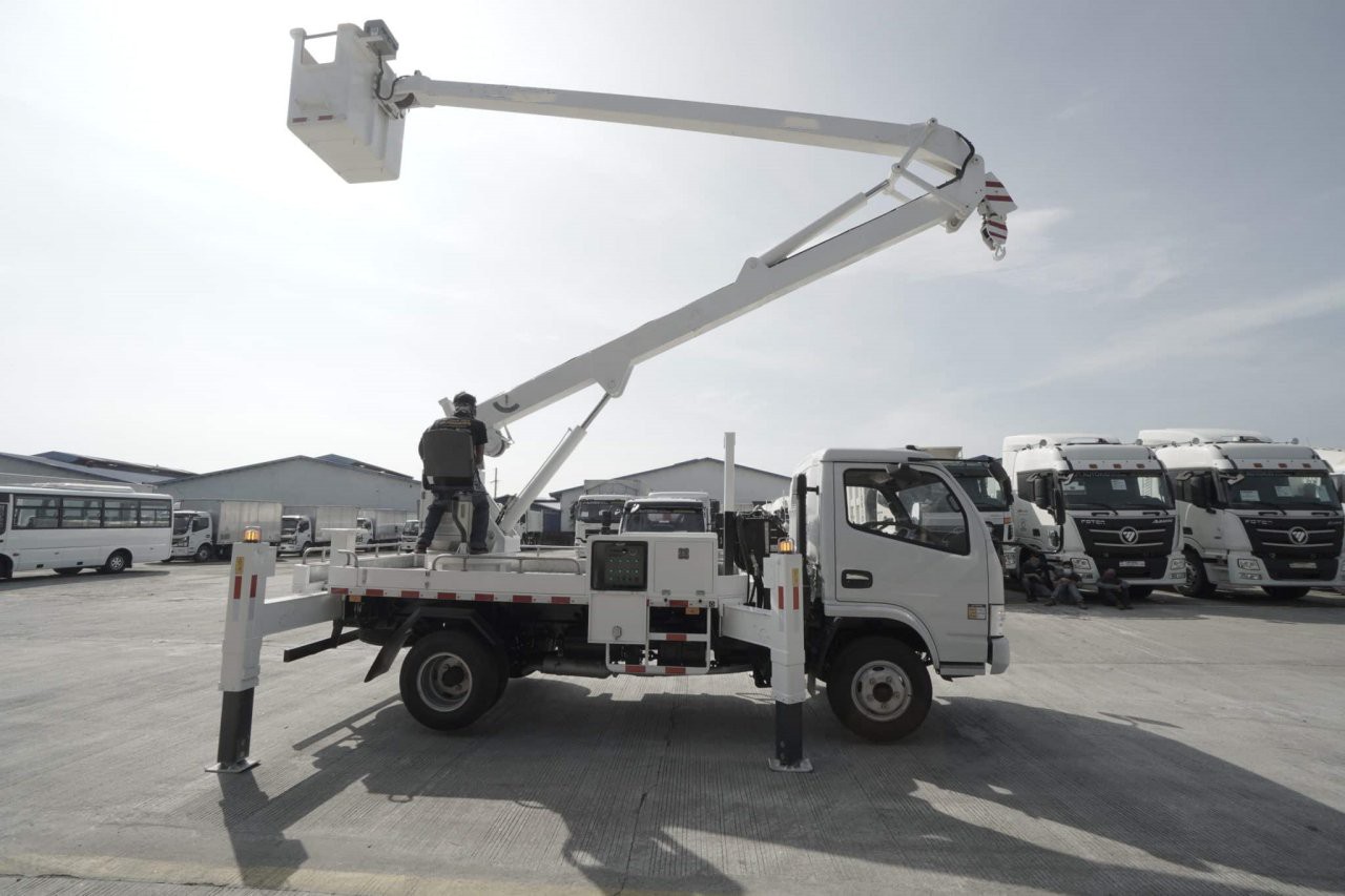 Bucket Truck Safety: Maintenance for Elevated Work Efficiency - Knowledge