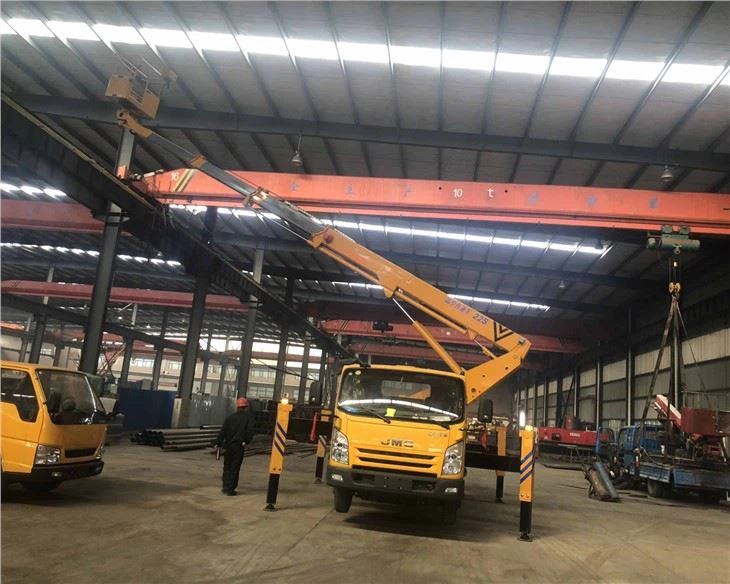 China High Quality Utility Truck With Telescopic Bucket Lift ...
