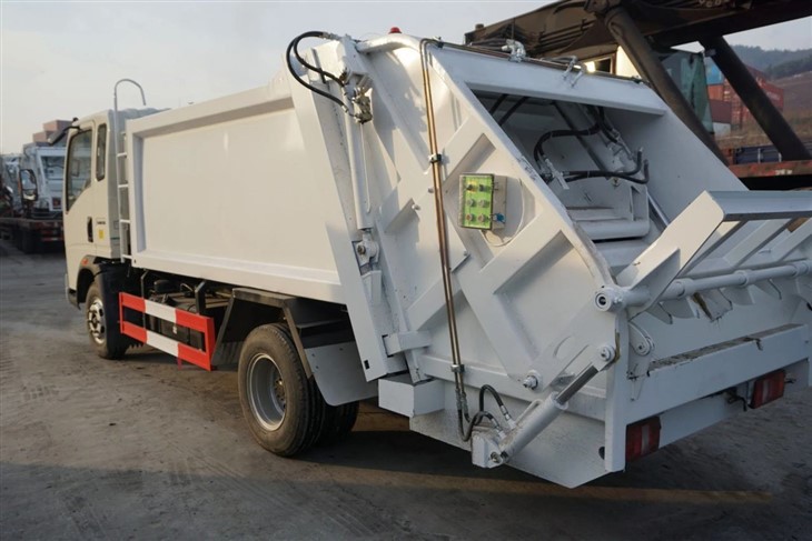 China High Quality 10 CBM 4x2 Rear Loader Compactor Garbage Truck ...