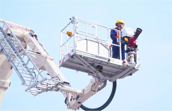 China High Quality 54m Aerial Ladder Platform For Firefighting And ...