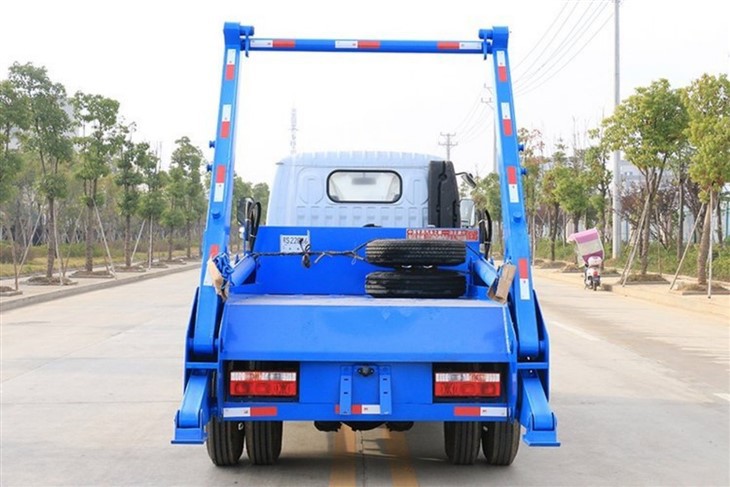 China High Quality Dongfeng Mini Skip Handler Garbage Truck ...