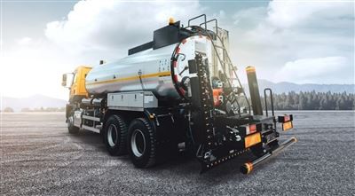 Bitumen Sprayer Insulated Bucket Trucks: A Closer Look at Paving ...
