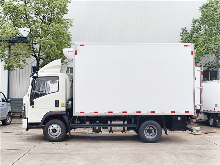 China High Quality Insulated Reefer Truck For Food Delivery 21CBM ...