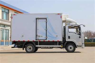 China High Quality SHACMAN Insulated Reefer Van With Barn Doors ...