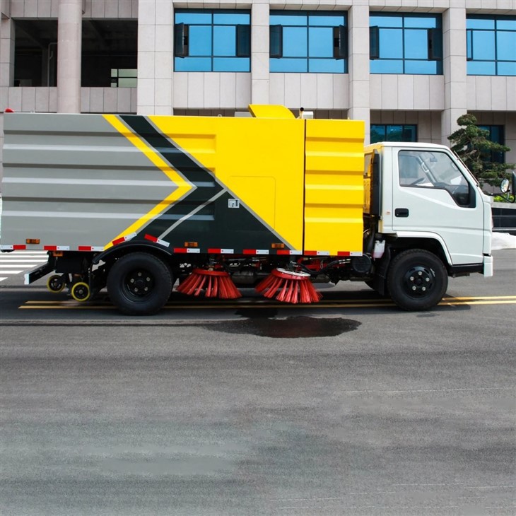 China High Quality 6 Wheelers 10 Ton Payload Airport Sweeper ...