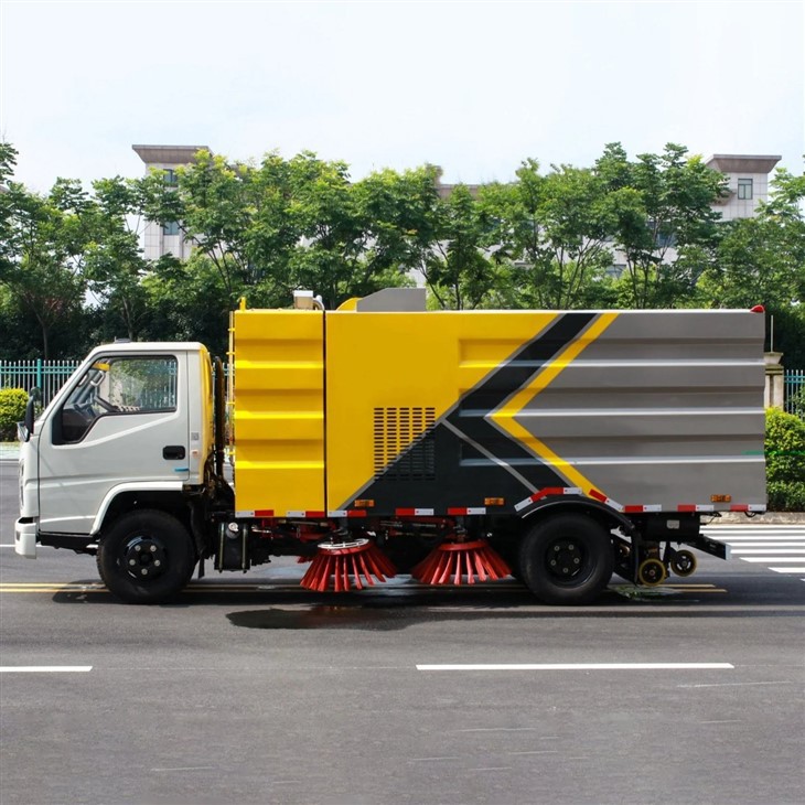 China High Quality 6 Wheelers 10 Ton Payload Airport Sweeper ...