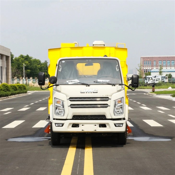 China High Quality 6 Wheelers 10 Ton Payload Airport Sweeper ...