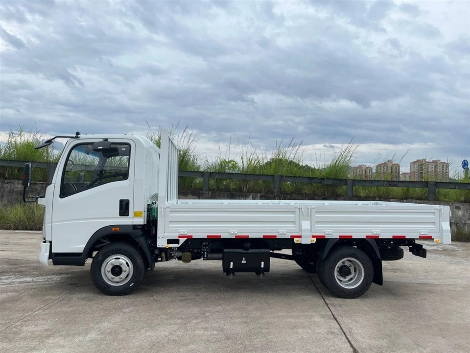 China High Quality HOWO 10T Cargo Box Lorry Manufacturers, Suppliers ...
