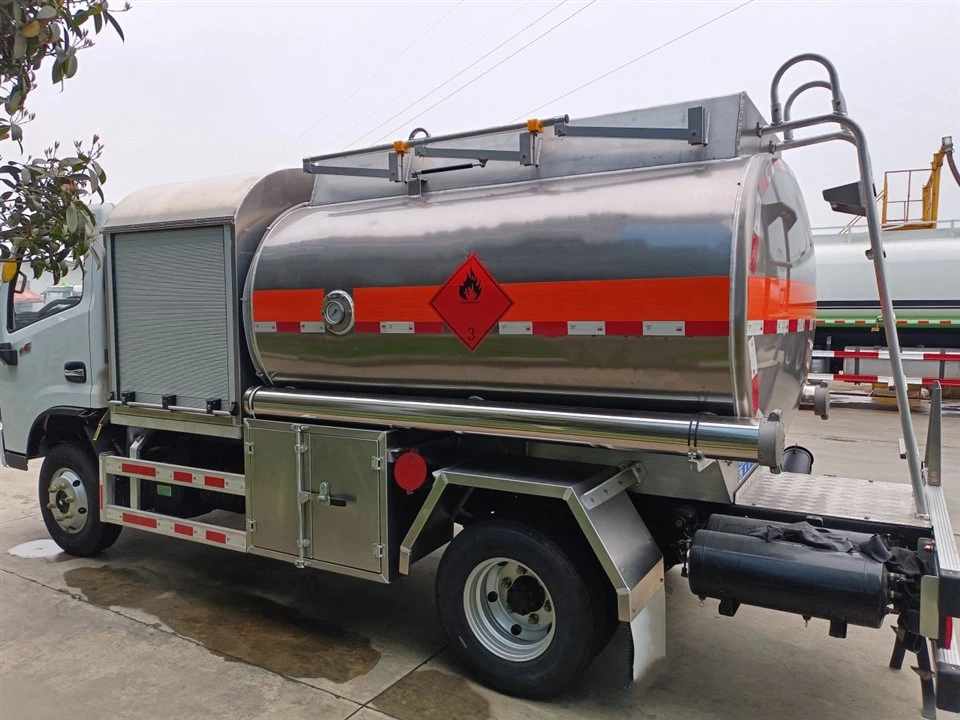 China High Quality HOWO 5000 Liters Aircraft Refueling Truck ...