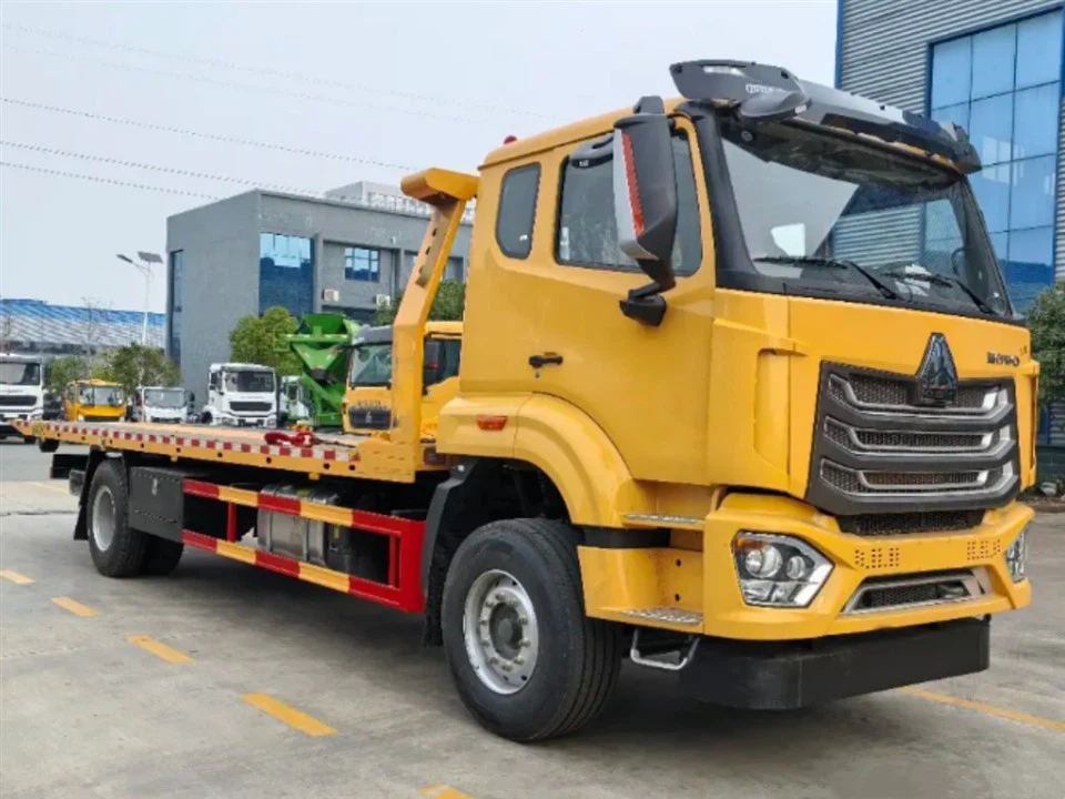 China High Quality HOWO NX 6 Ton Flatbed Tow Truck Manufacturers ...