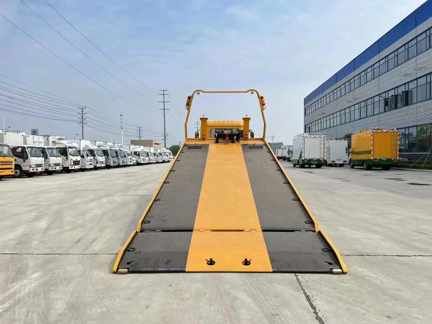 Rollback Tow Truck: Efficient Rollback Tow Trucks for Easy Loading and ...