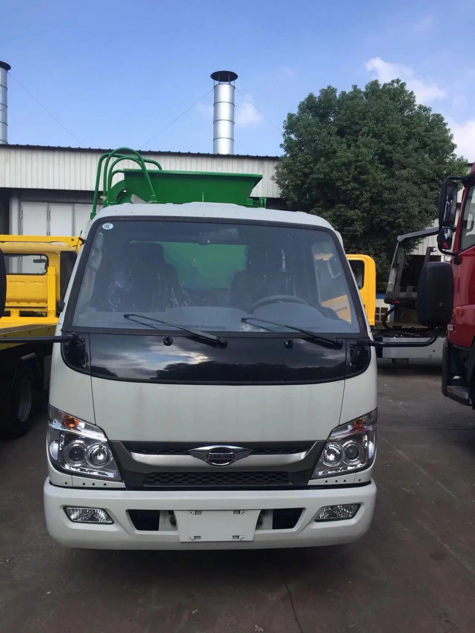 Side Loader Garbage Trucks: High-Capacity, Automated Waste Collection ...