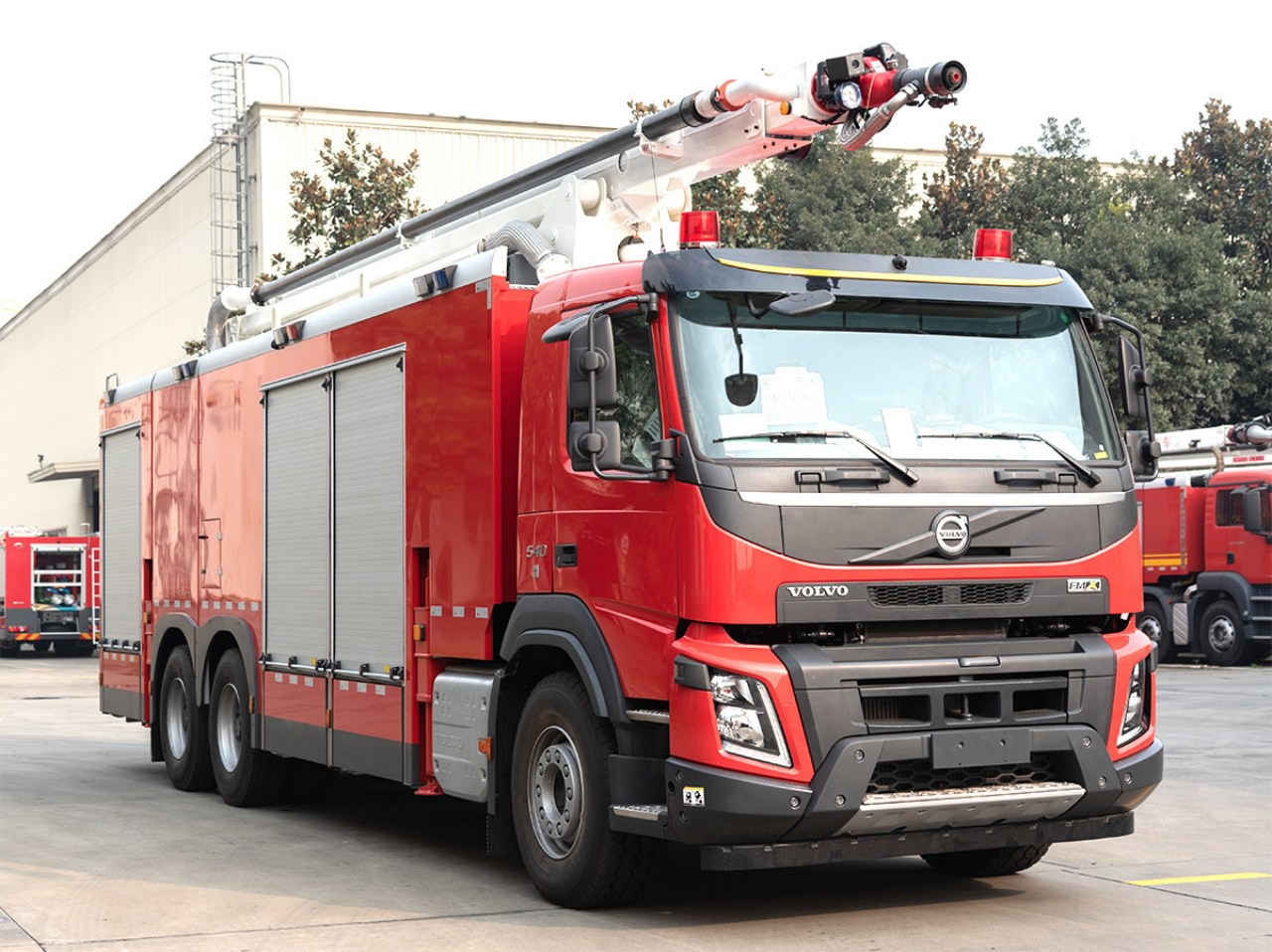 Water Tower Fire Truck – Elevated Water Streams for Large-Scale Fires ...