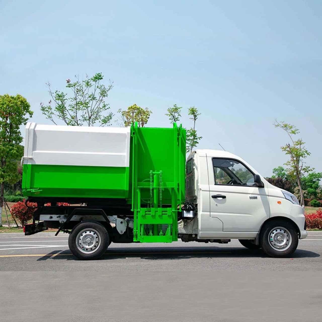 The Role of Side Loader Garbage Trucks in Modern Waste Management ...
