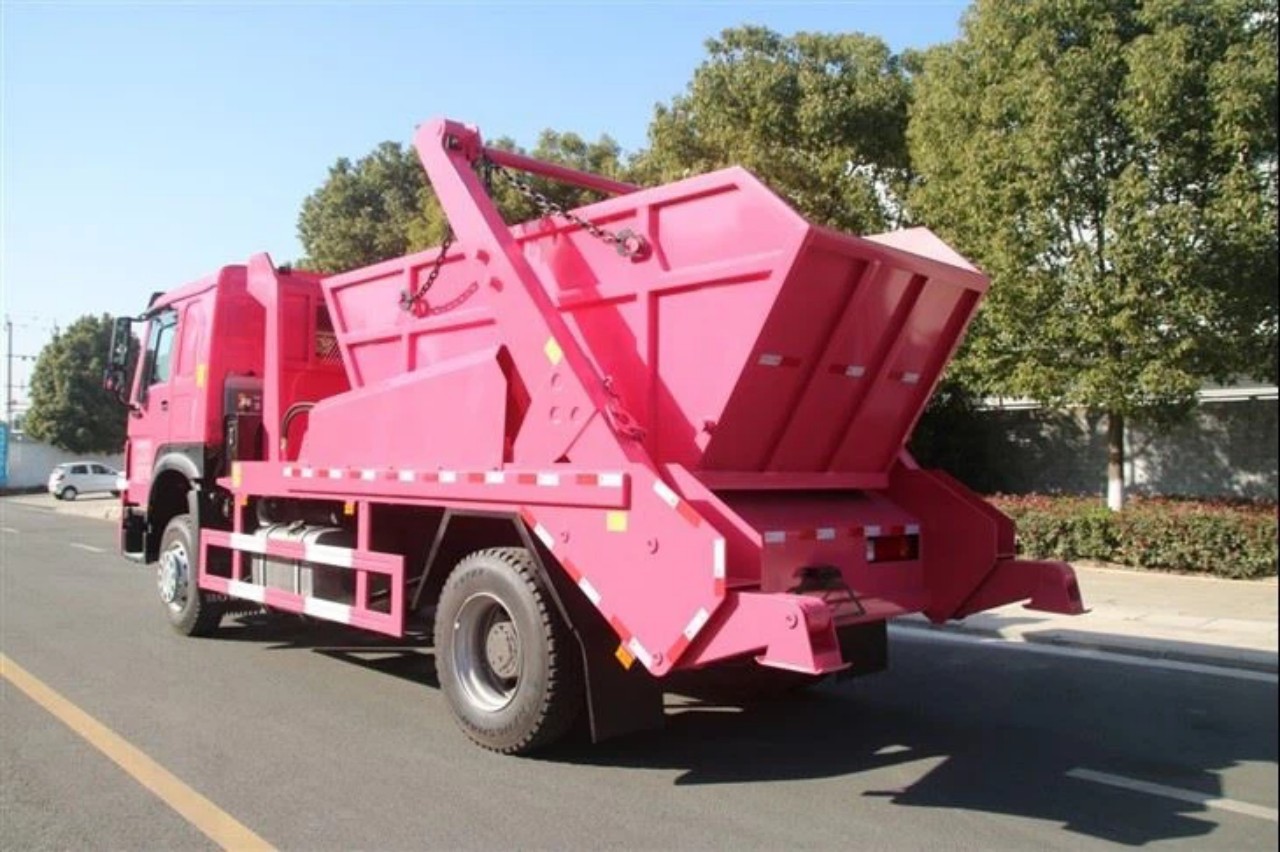 Skip Loader Garbage Truck: Flexible Skip Loader Garbage Trucks for ...