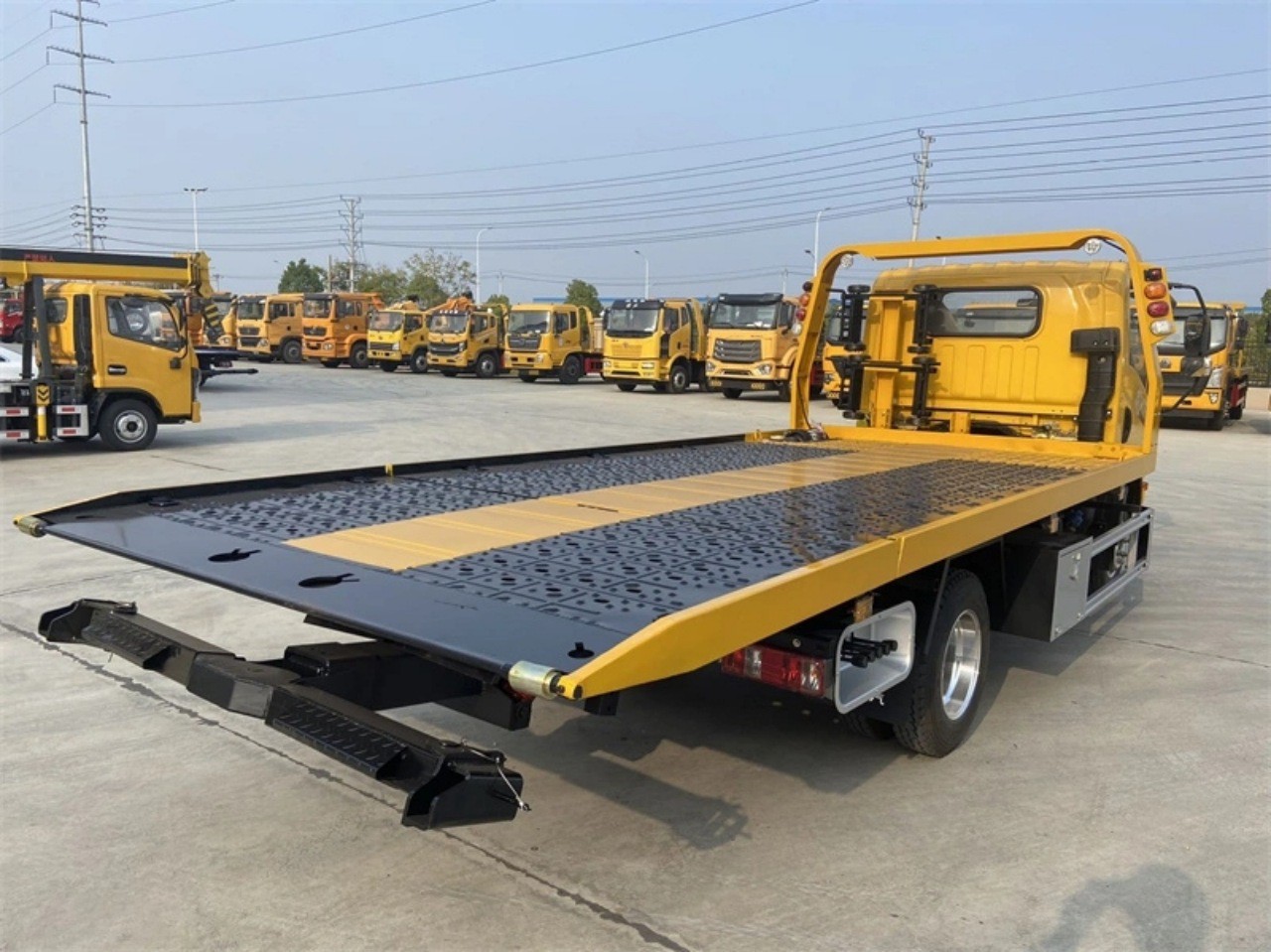 Rollback Tow Trucks: Smooth, Safe, and Efficient Vehicle Recovery ...