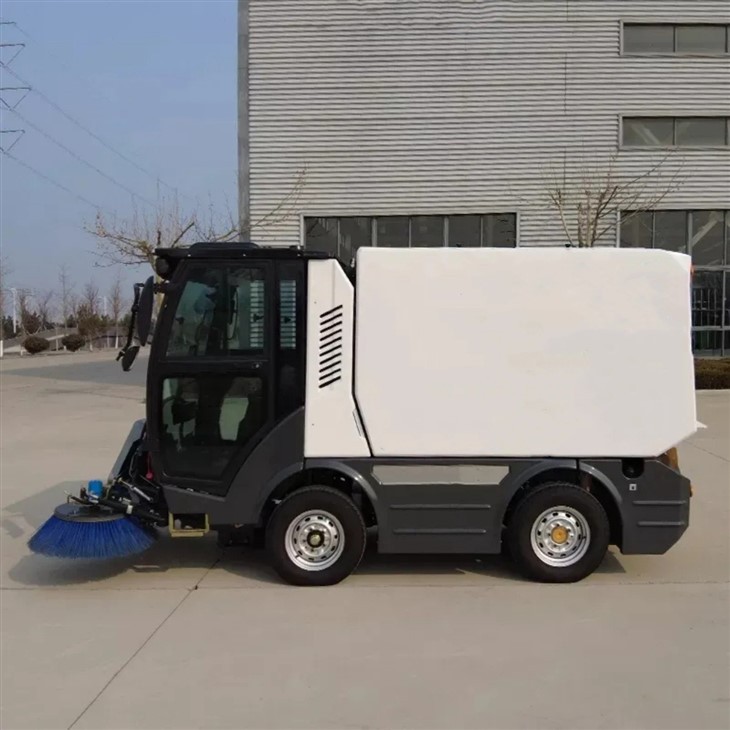 China High Quality Multipurpose Runway Sweeping 3000 Liters ...