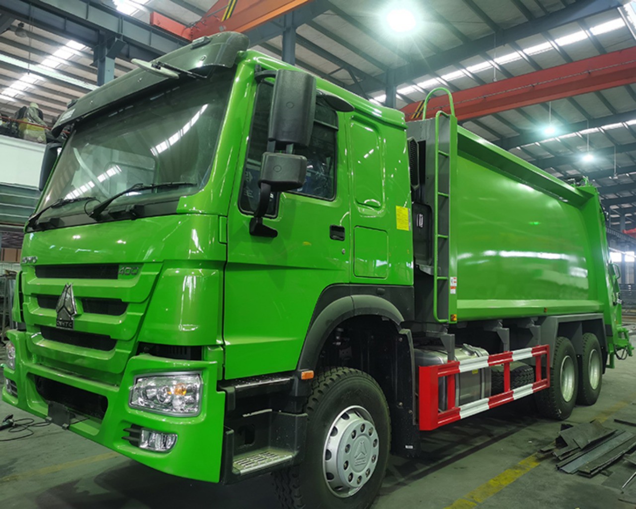 Next-Gen Garbage Trucks: Deliveries To Ecuador & Beyond - Deliveries - News